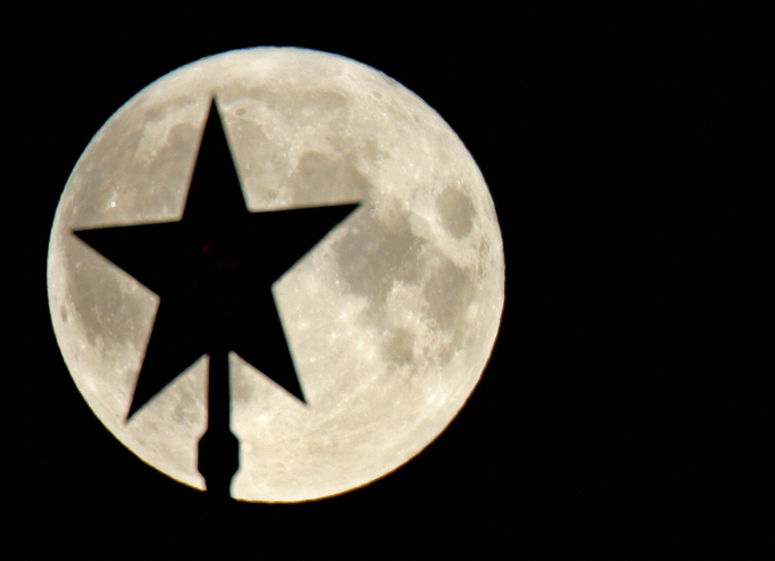 Russia in talks to build permanent base on Moon - The World from PRX