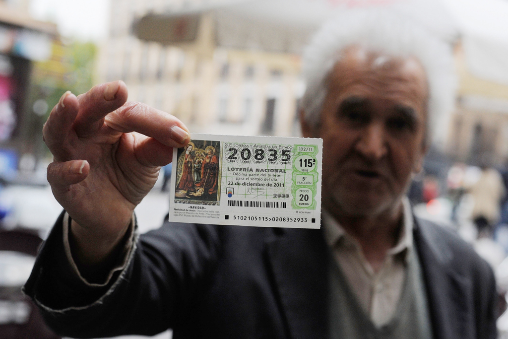 Spanish town wins $940 million in 'El Gordo' jackpot (VIDEO) - The ...