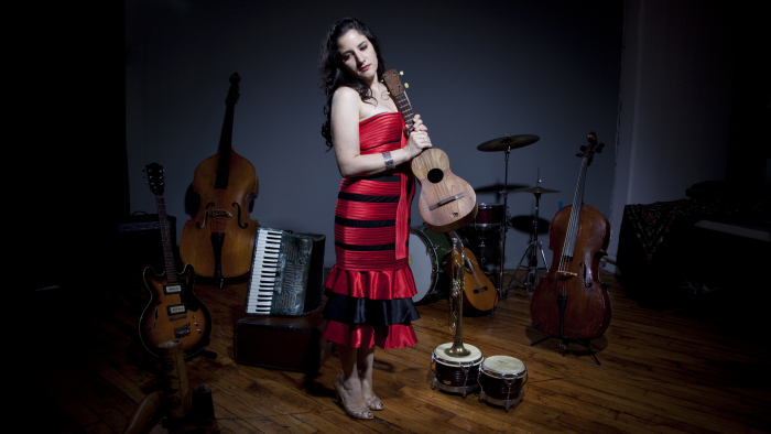 This singer is reviving songs from the 60s and 70s that brought down ...