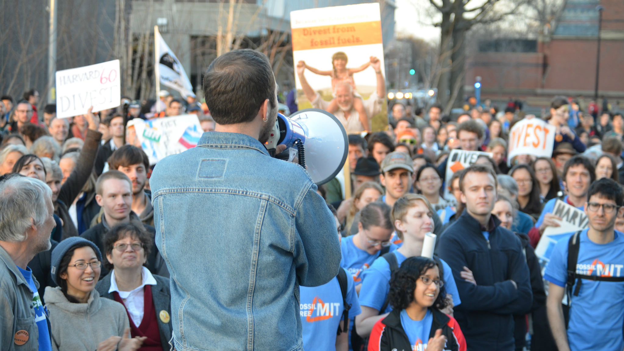 At Harvard Law, a highly visible push to divest from fossil fuels - The ...