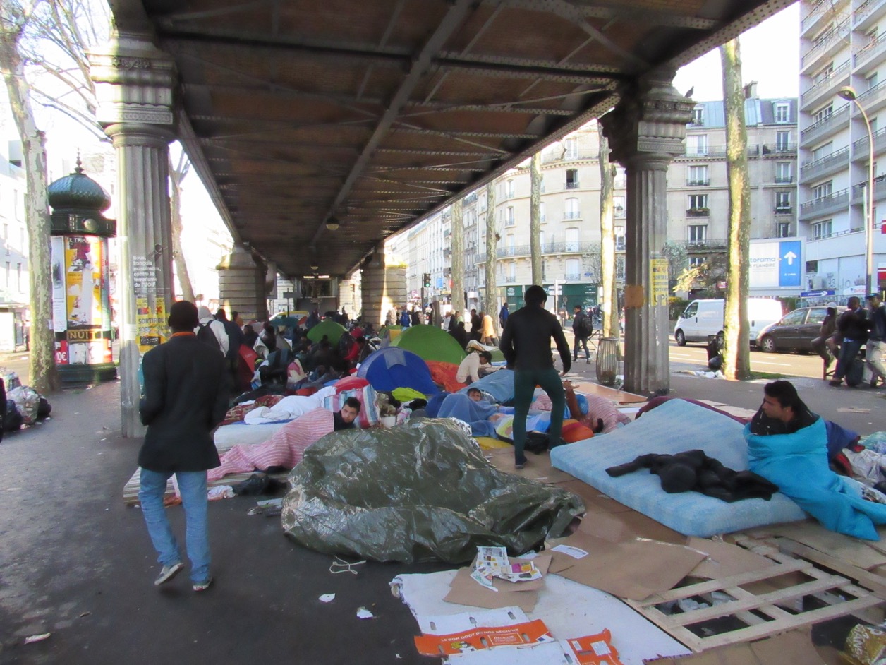 This 'evacuated' camp under the Paris metro is full of asylum-seekers ...