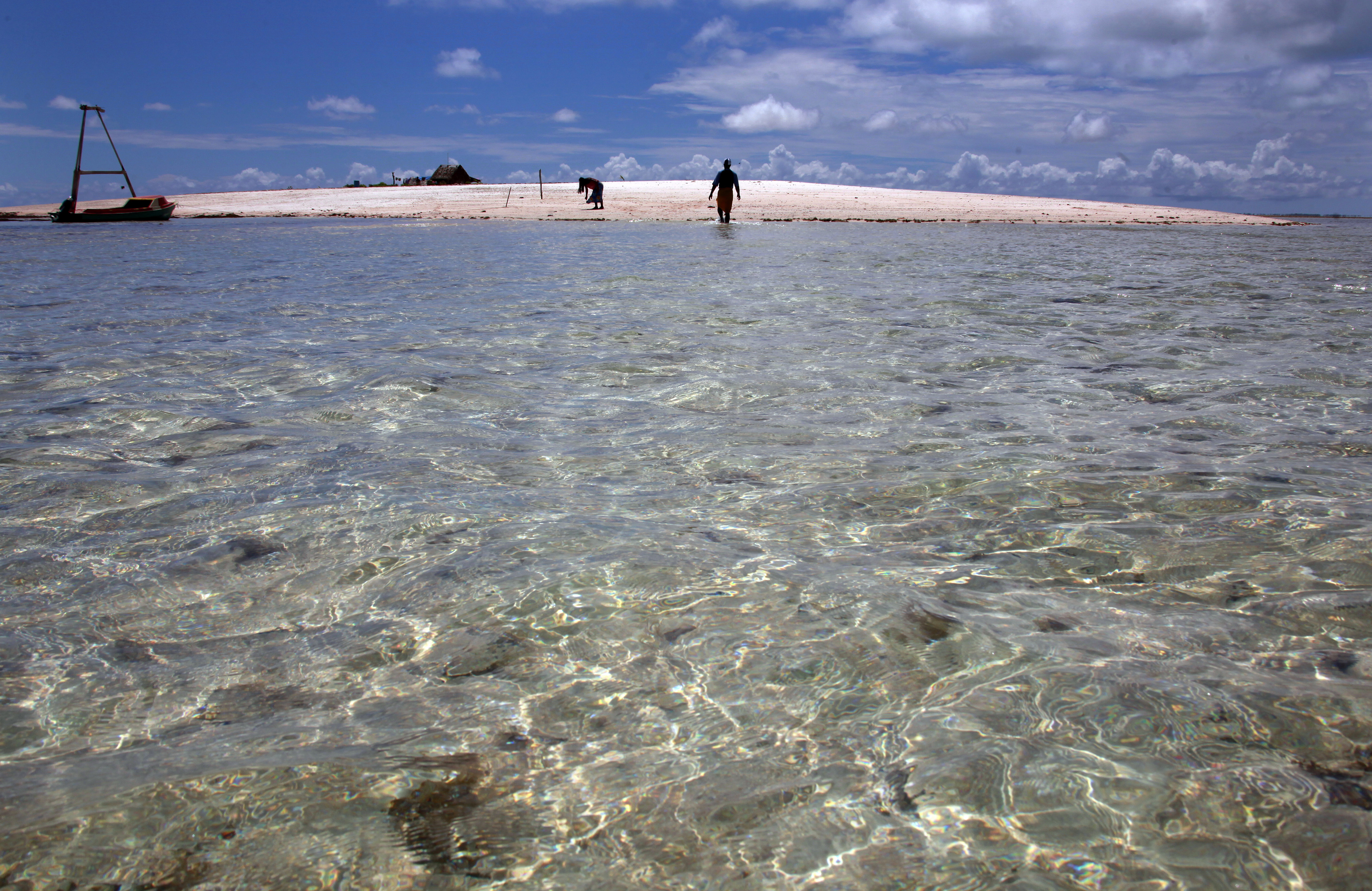 Former Kiribati president eyes massive infrastructure projects to save ...