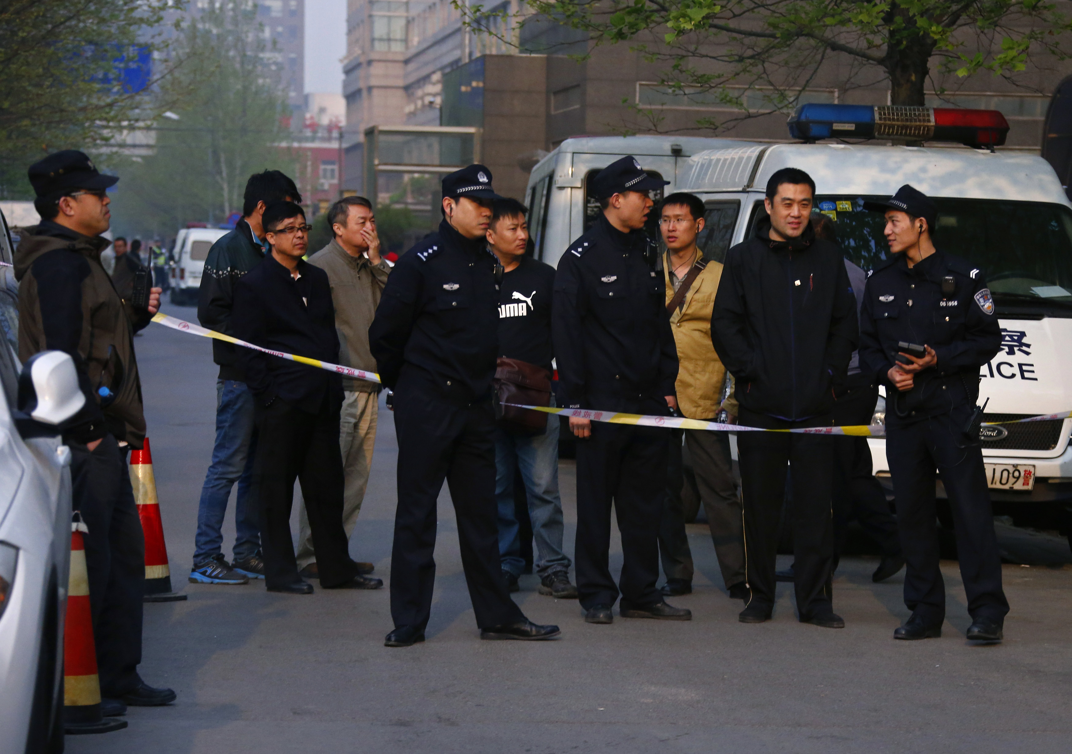 China is cracking down on both corrupt officials and anti-corruption ...