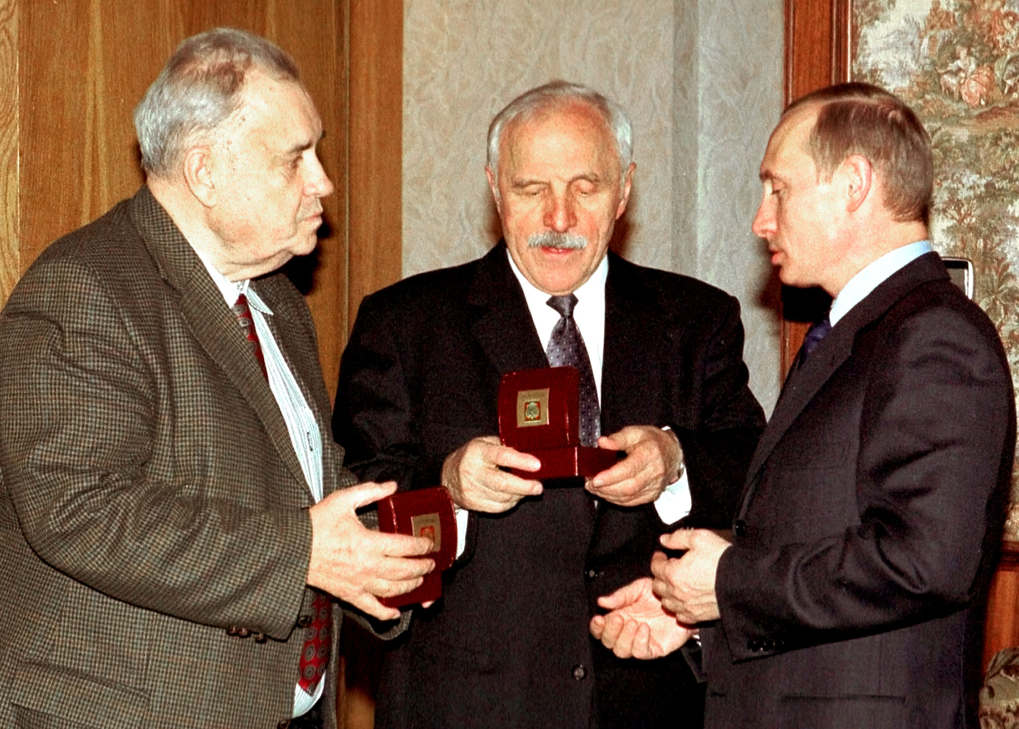 Russians mourn the loss of a hero of Soviet comedy - The World from PRX