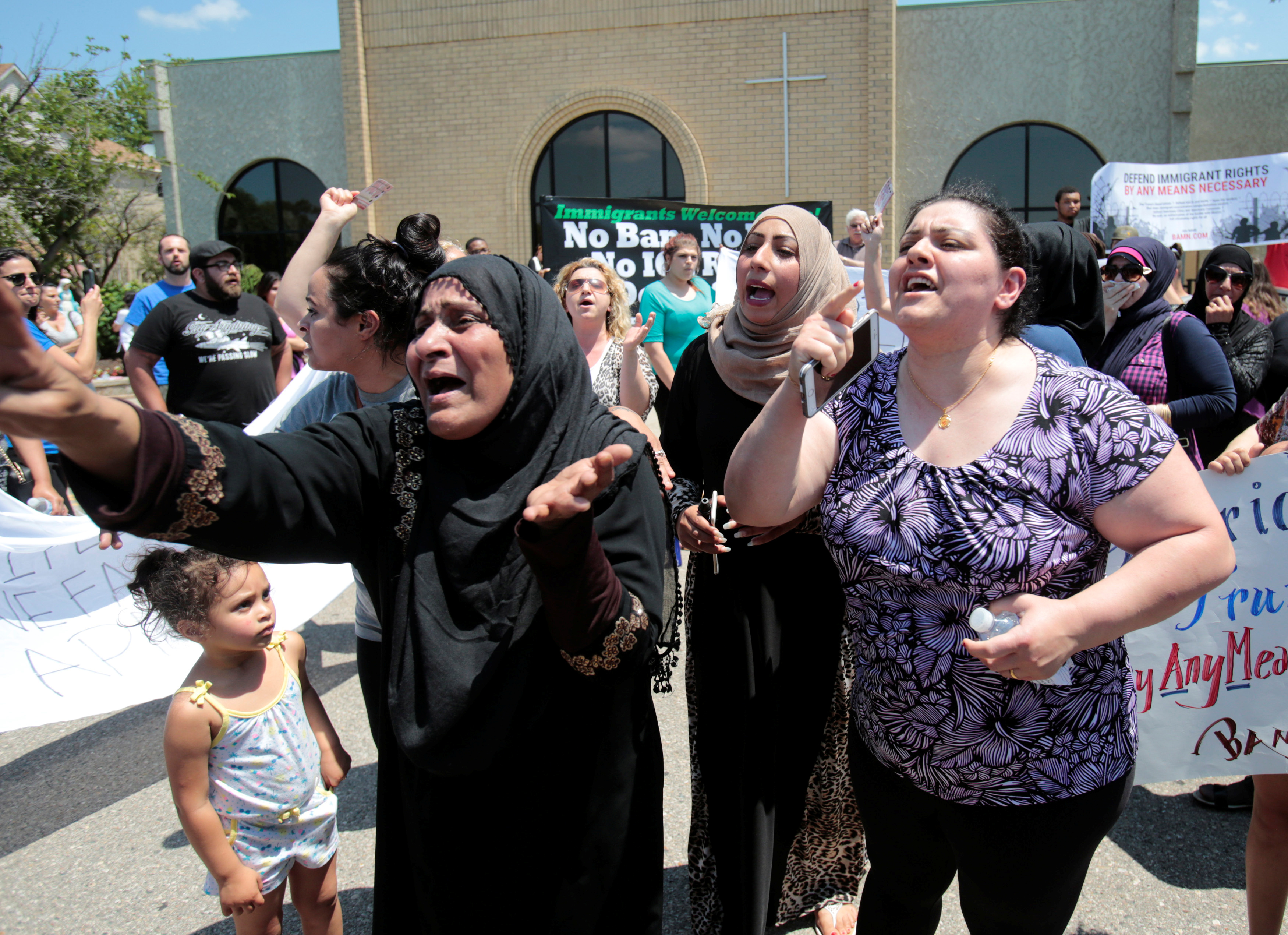 Iraqis are rounded up and deported from the US. What's behind it all ...