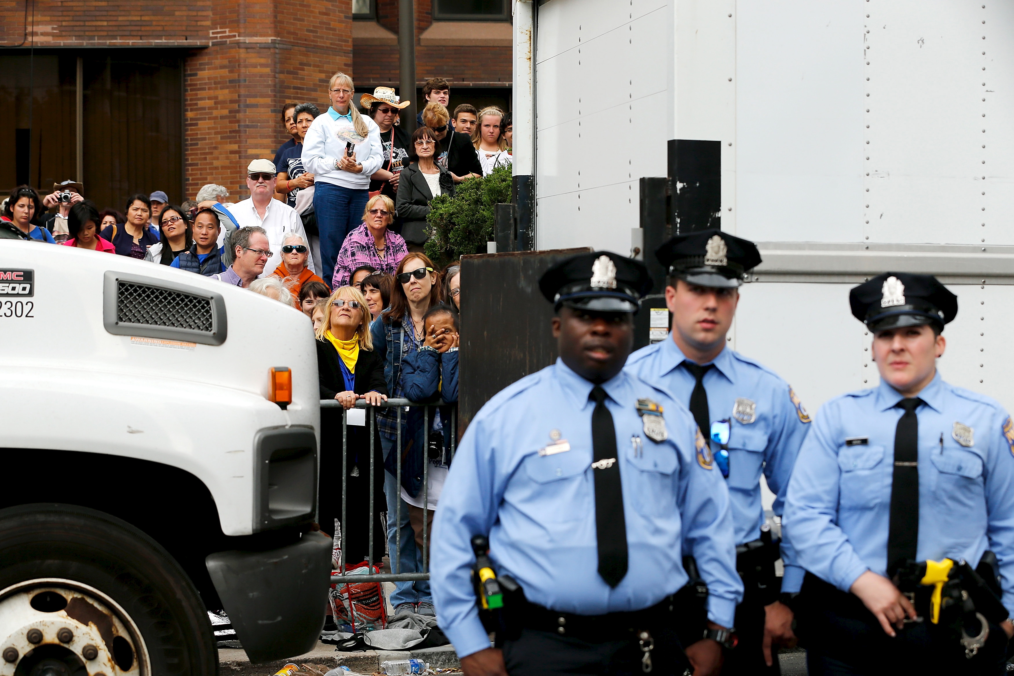 In sanctuary cities, immigrants find themselves with few real ...