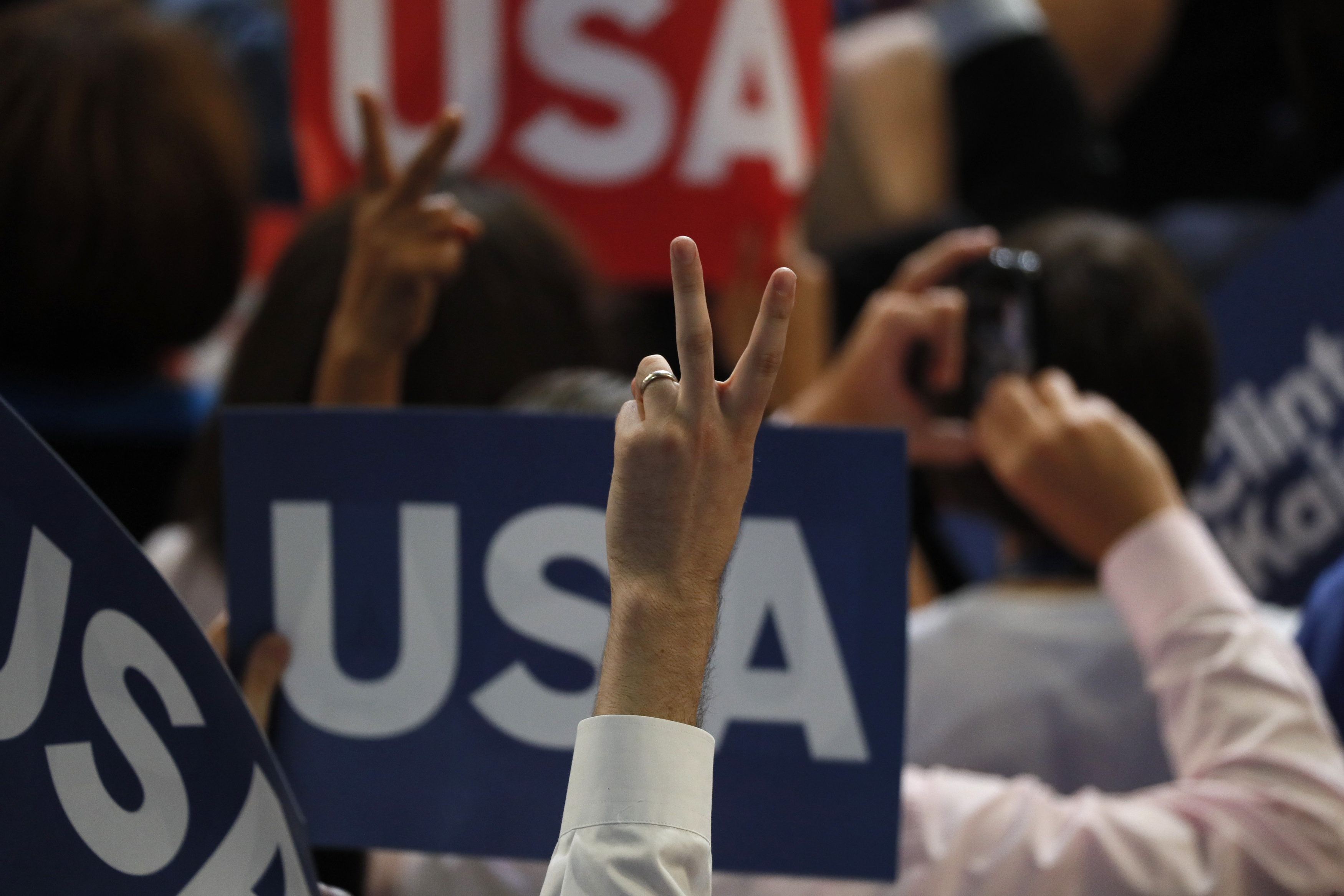 Six ways you can avoid losing friends because of social media — between ...