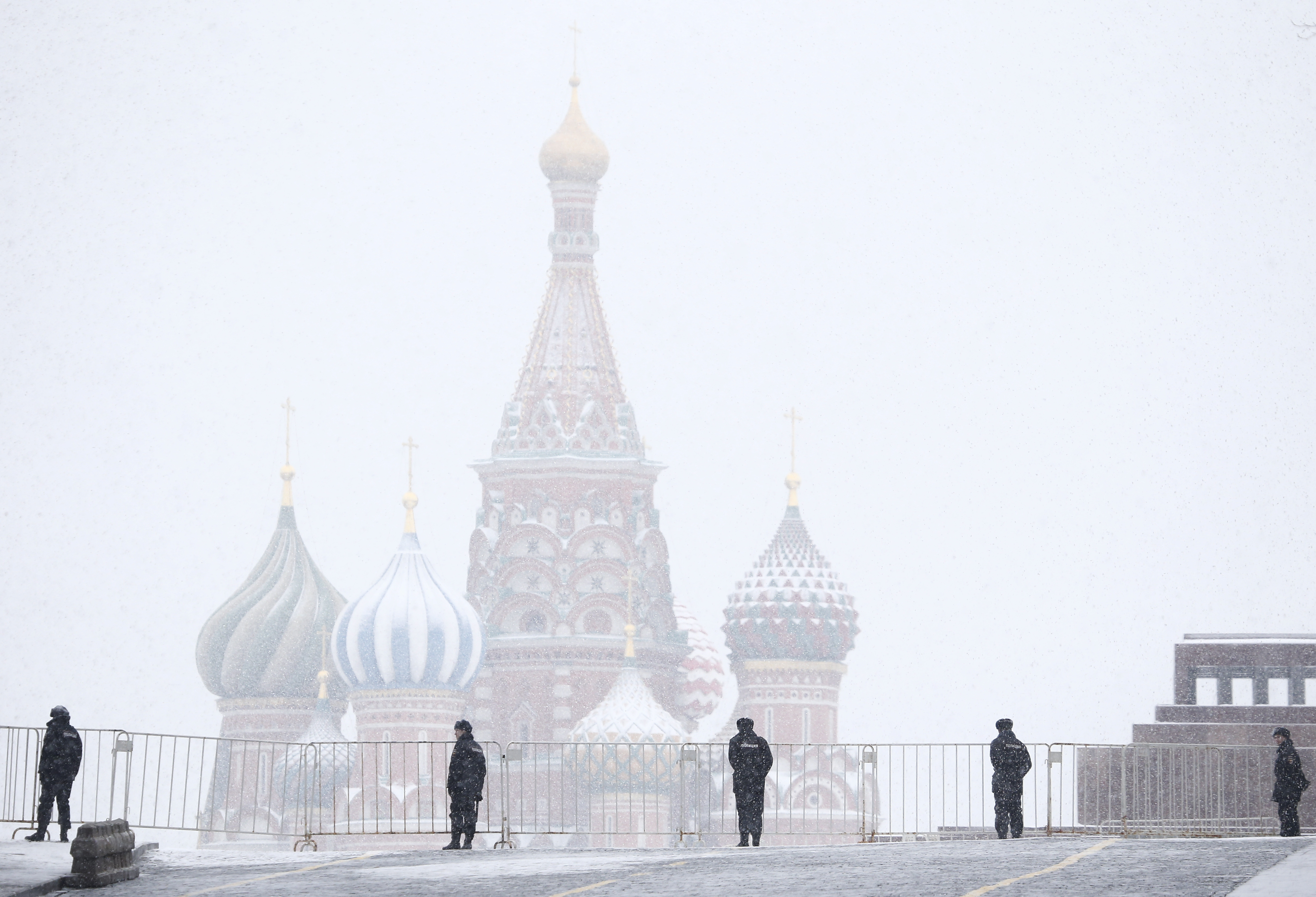 Inside the Russian police force answering thousands of calls for help ...