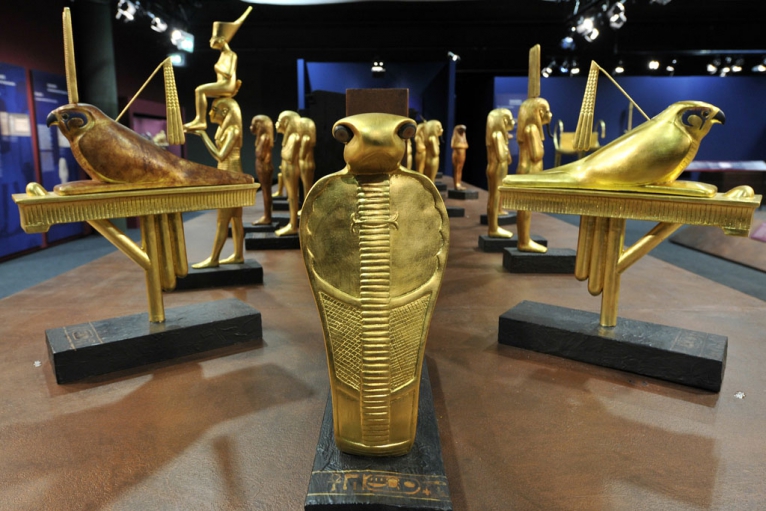 King Tut's tomb surrenders its mysteries to modern science | Public ...