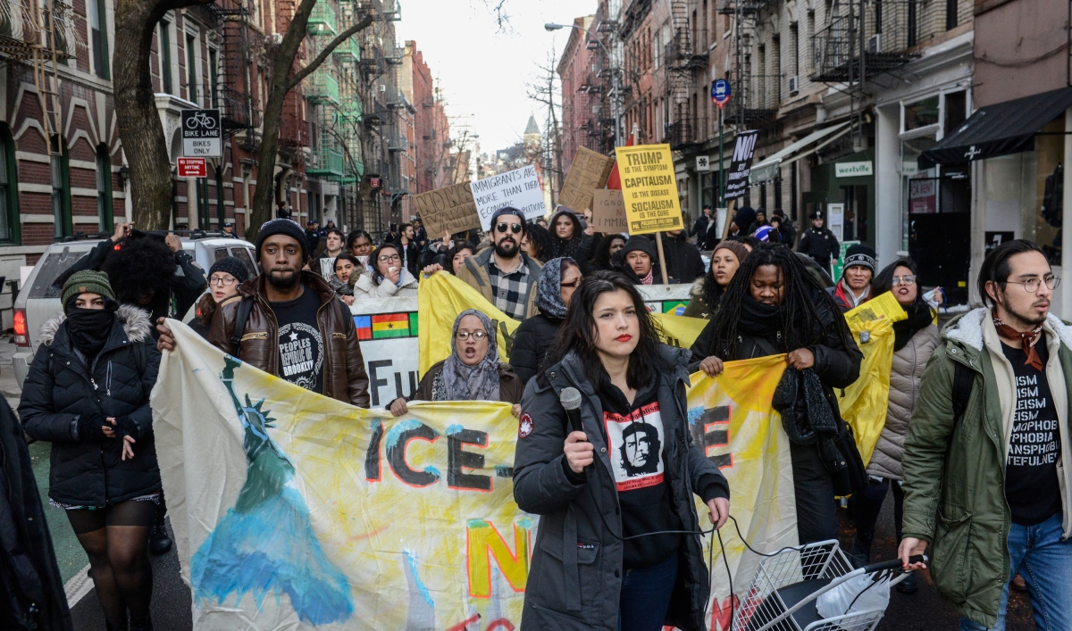 NYC lawyers protest after ICE agents arrest immigrant at Brooklyn ...