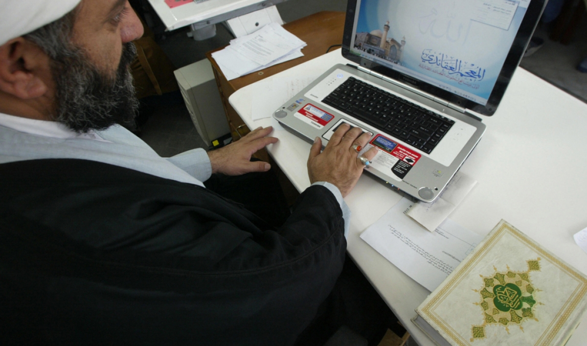 Internet critical for Iran's embattled gay community, new study finds ...