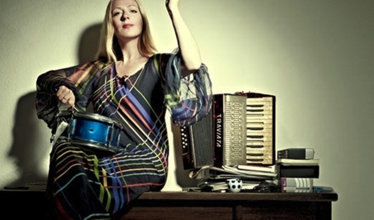 VIDEO: Musician rediscovers her yodeling talent in Berlin nightclubs ...