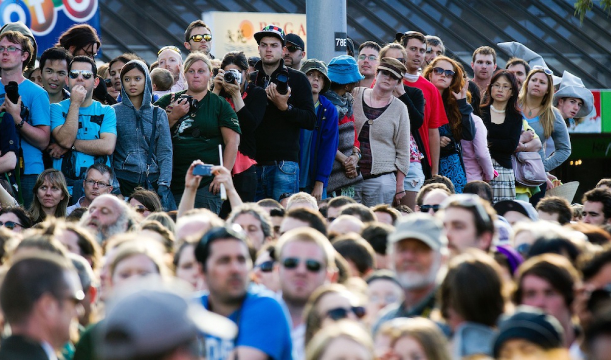 Hobbit premiers in New Zealand, thousands turn out (VIDEO) | The World ...