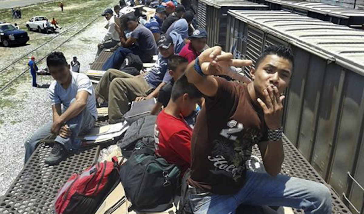 This Is What It s Like To Cross The US Border From Mexico The World this-is-what-it-s-like-to-cross-the-us-border-from-mexico-the-world