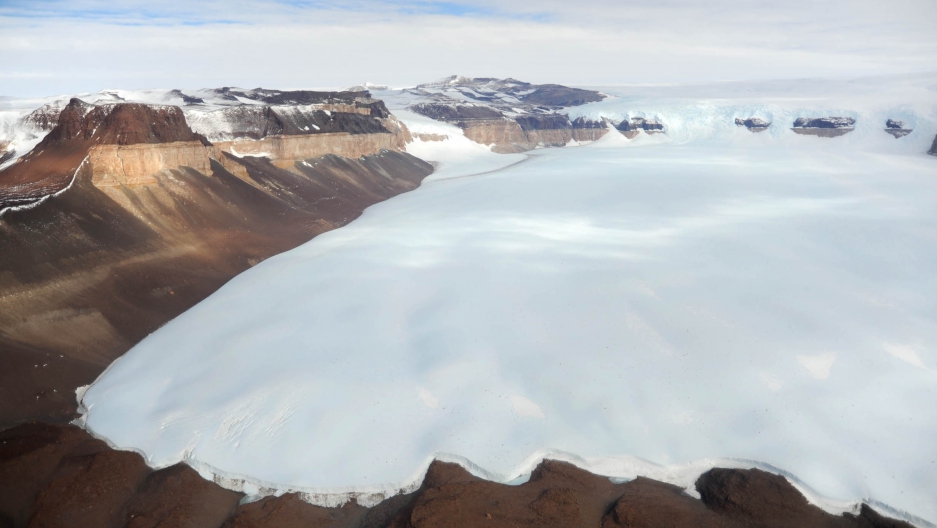 Antarctica Hidden Lake Vostok Teeming With Life Study Says Public antarctica-hidden-lake-vostok-teeming-with-life-study-says-public