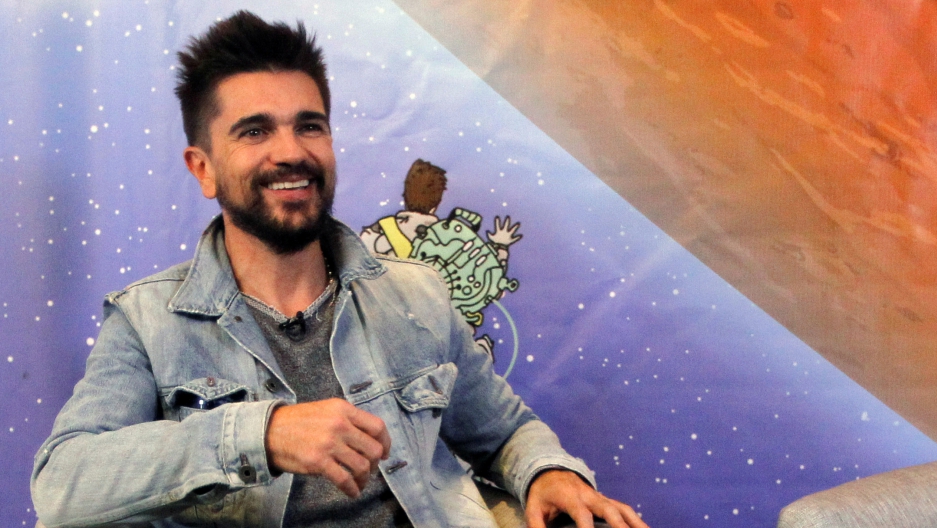 Colombian rock star Juanes has a new album called "Mis Planes Son ...