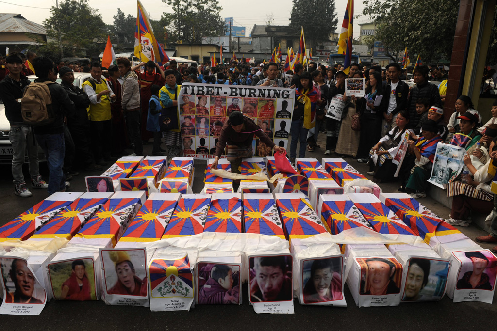 20th Tibetan self-immolates in China as thousands march (VIDEO) - The ...