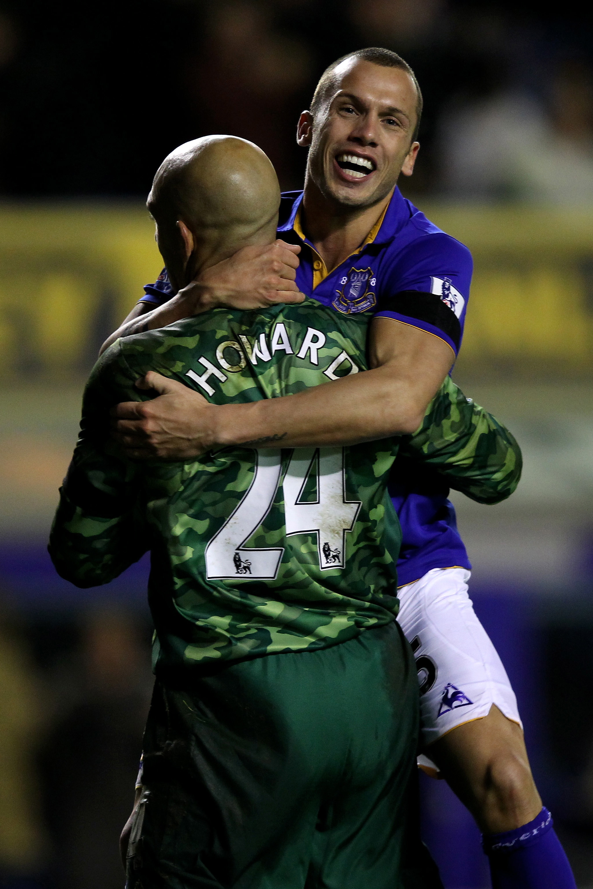 Everton's Tim Howard scores 100-yard goal (VIDEO) - The World from PRX