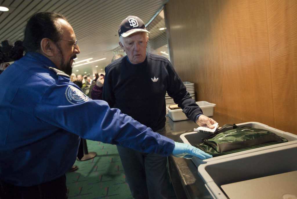 TSA agents indicted for allegedly allowing drugs through security for ...