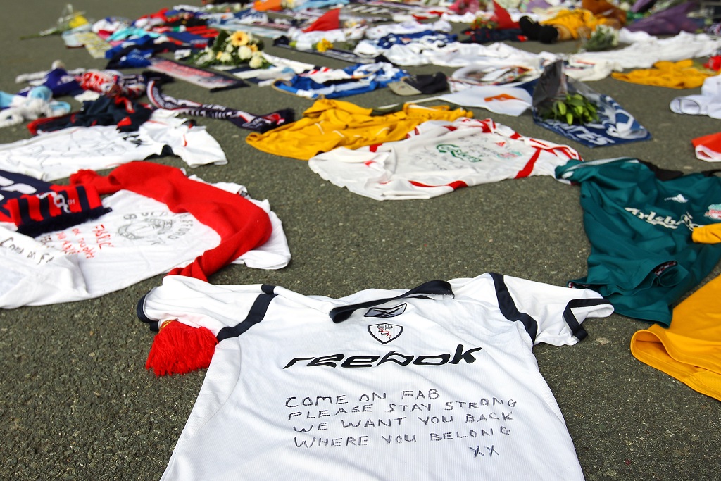 Soccer's Fabrice Muamba shows signs of improvement after collapse - The ...