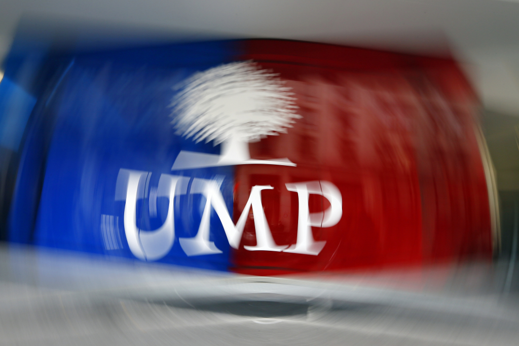 The French right is slowly imploding - The World from PRX