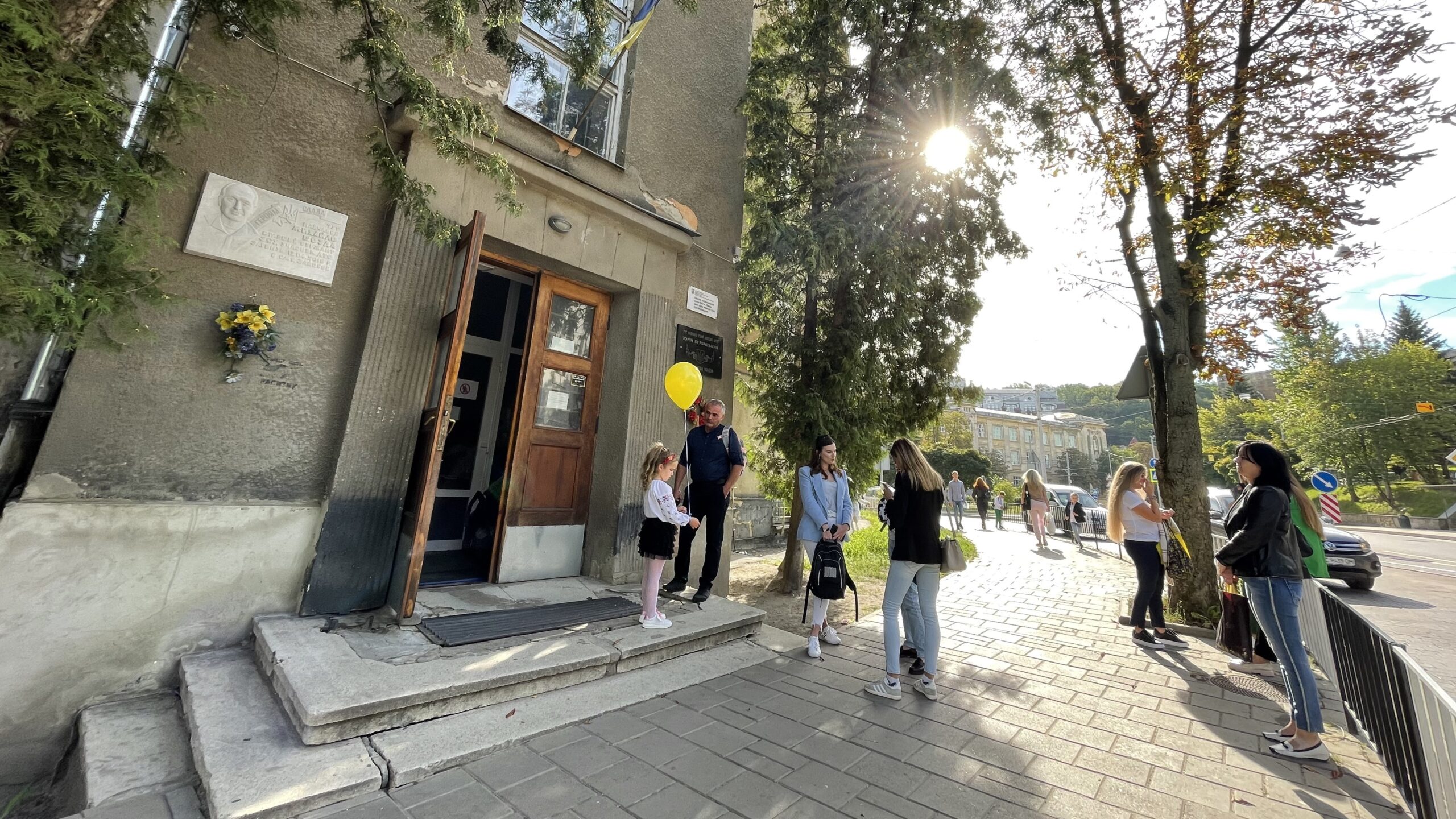 'We all want to live a normal life': Students at this Ukrainian school ...