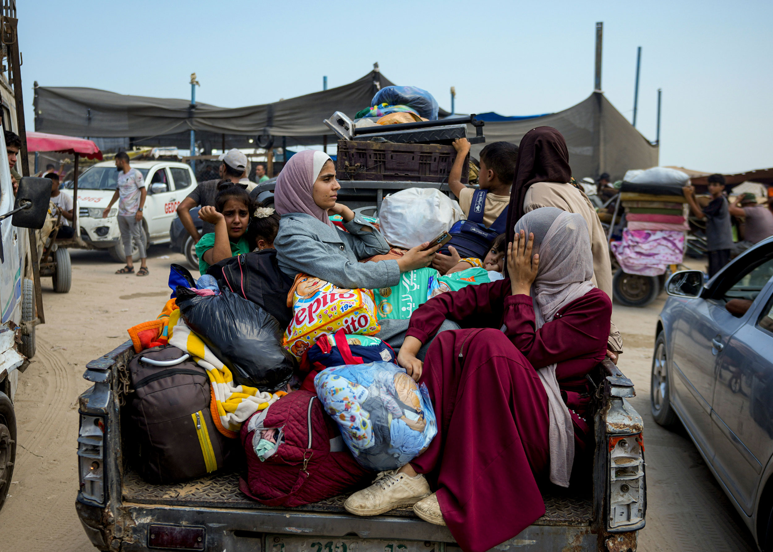 What humanitarian aid workers are doing in Gaza to help Palestinian ...