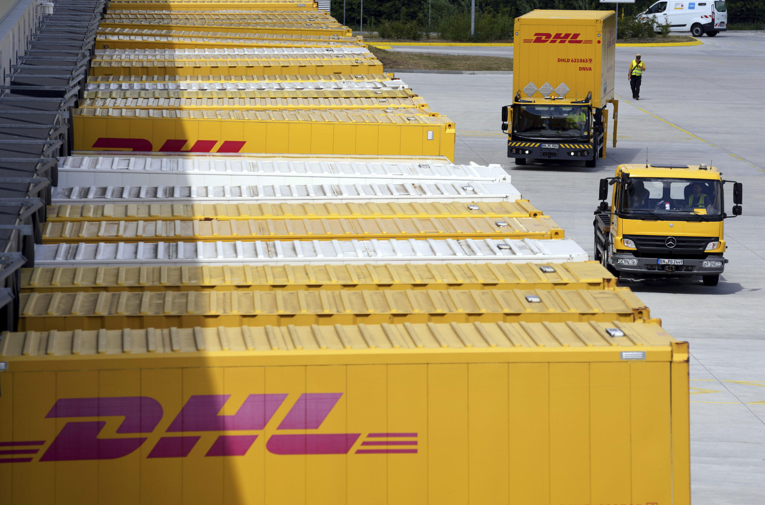 Western officials link incendiary devices to DHL mail in Russia - The ...