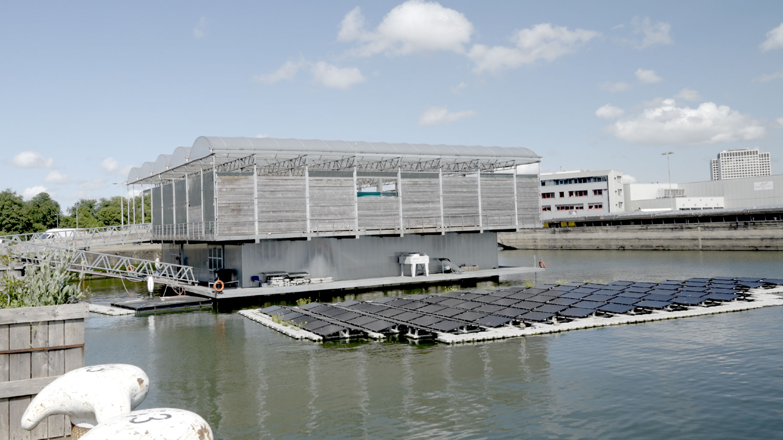 ‘Floating Farm’ in the Netherlands wants to keep food above rising seas ...