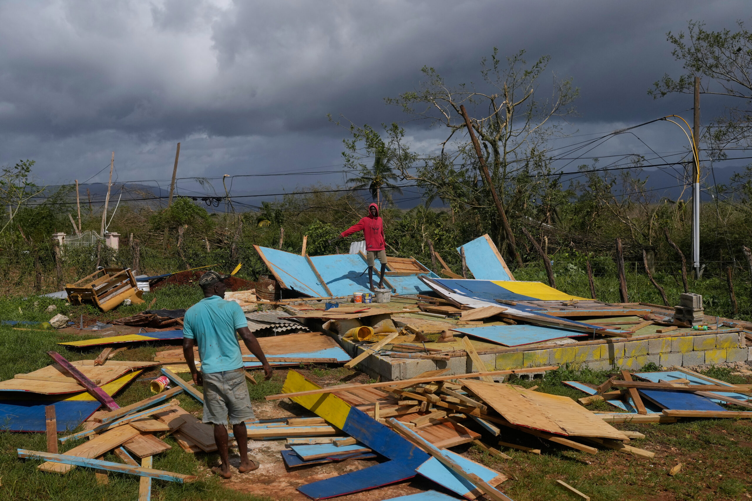 Hurricane Melissa leaves Jamaica without electricity - The World from PRX