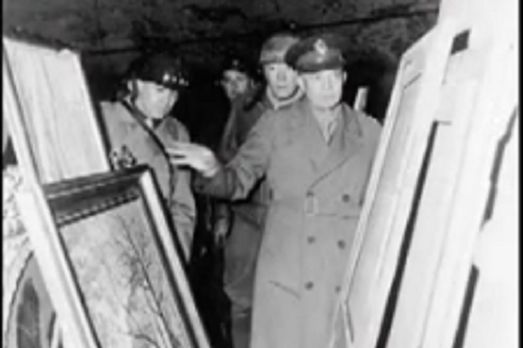 Hitler's photo albums of Nazi loot found (VIDEO) - The World from PRX