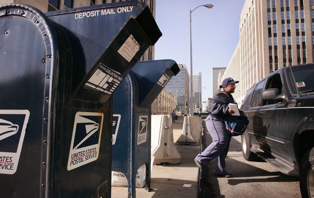 Senators introduce cost-saving plan to keep the US Postal Service ...