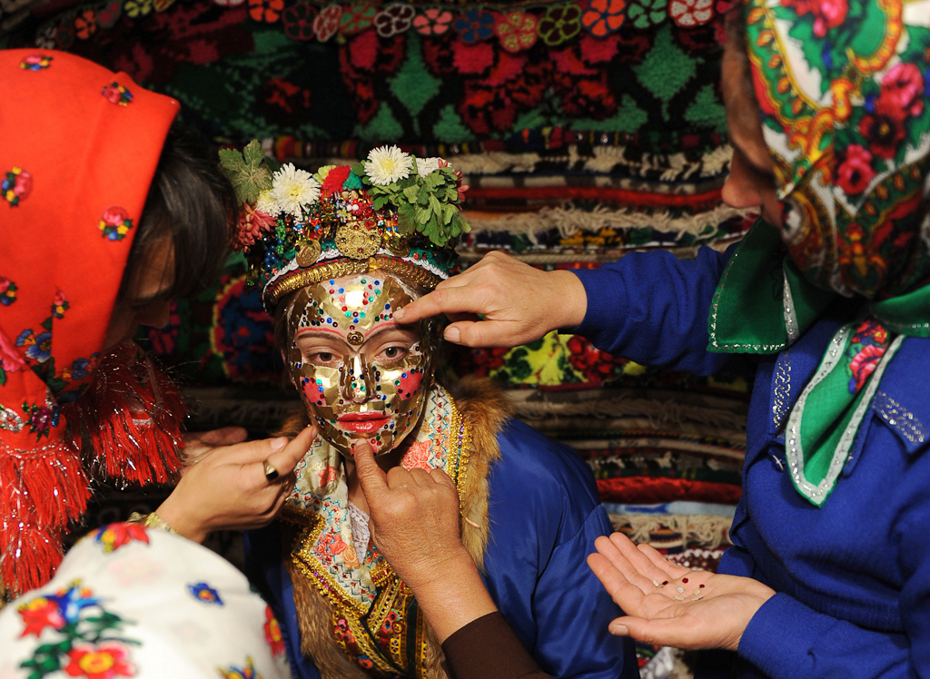 How the World Gets Married In Photos - The World from PRX
