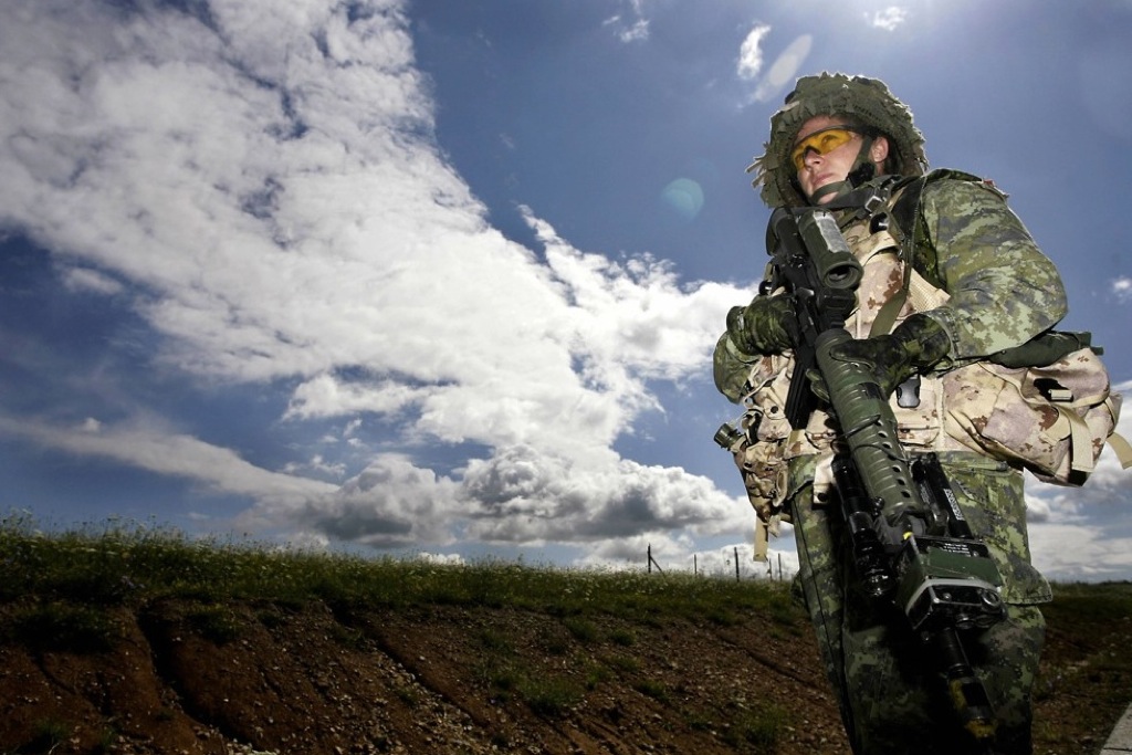 Women in combat, at home and abroad (PHOTOS) - The World from PRX