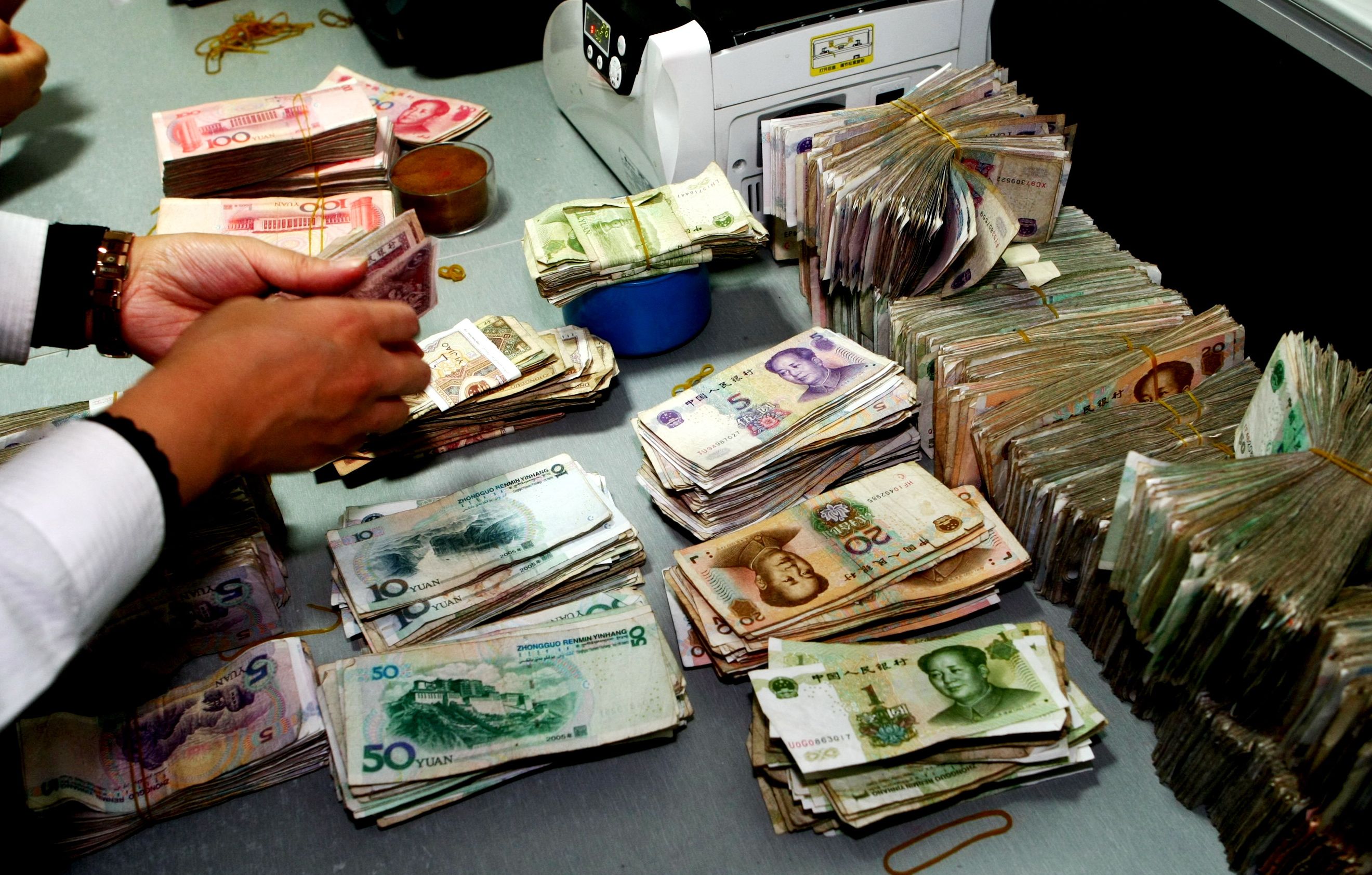 Chinese economy slows amid slump in demand (VIDEO) - The World from PRX